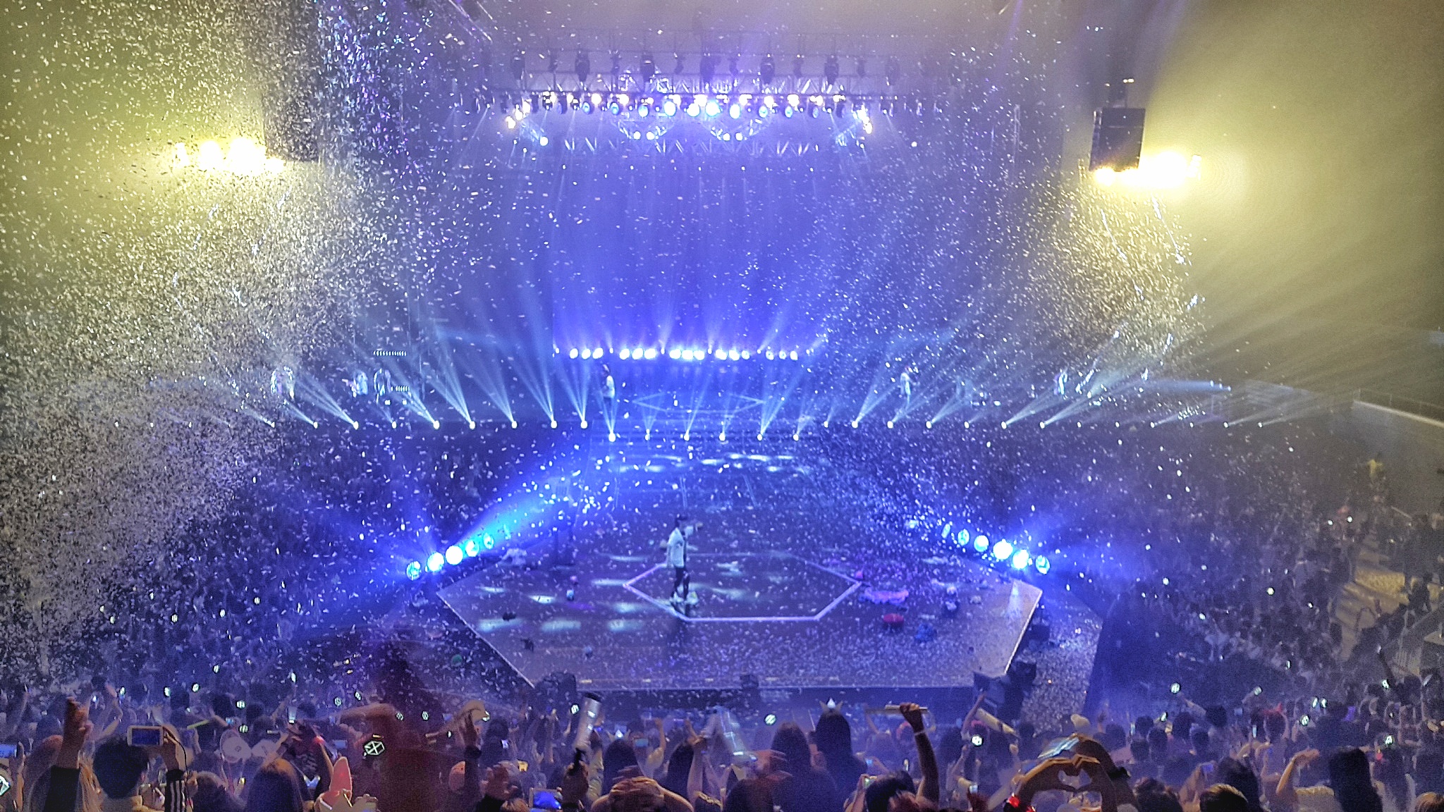 EXO Shakes Up The Big Dome - Philippine Concerts